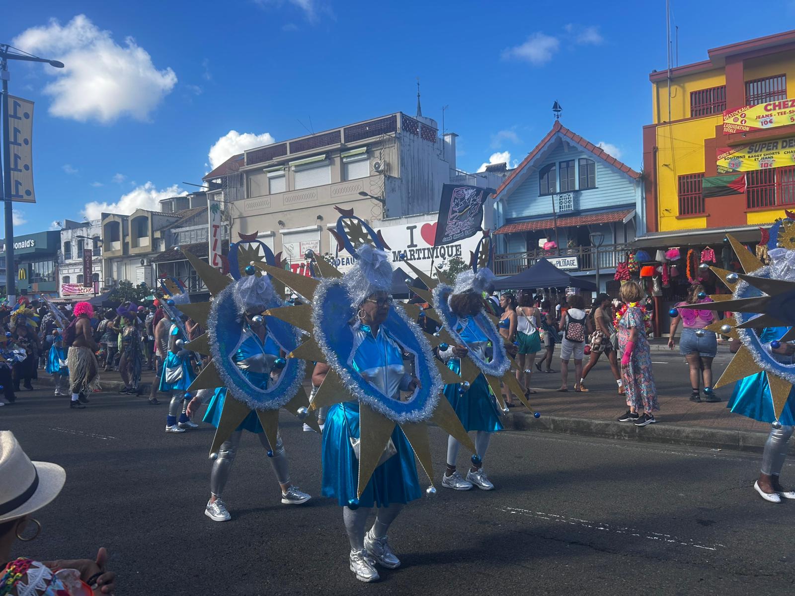 [En images] Carnaval de Martinique 2026 : un chaud et beau dimanche gras